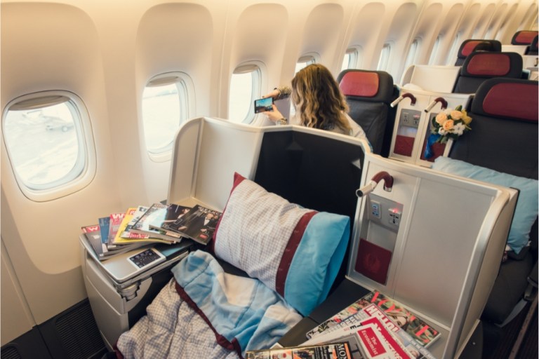 Singapore Airlines 777 First Class Review – Taste in Transit